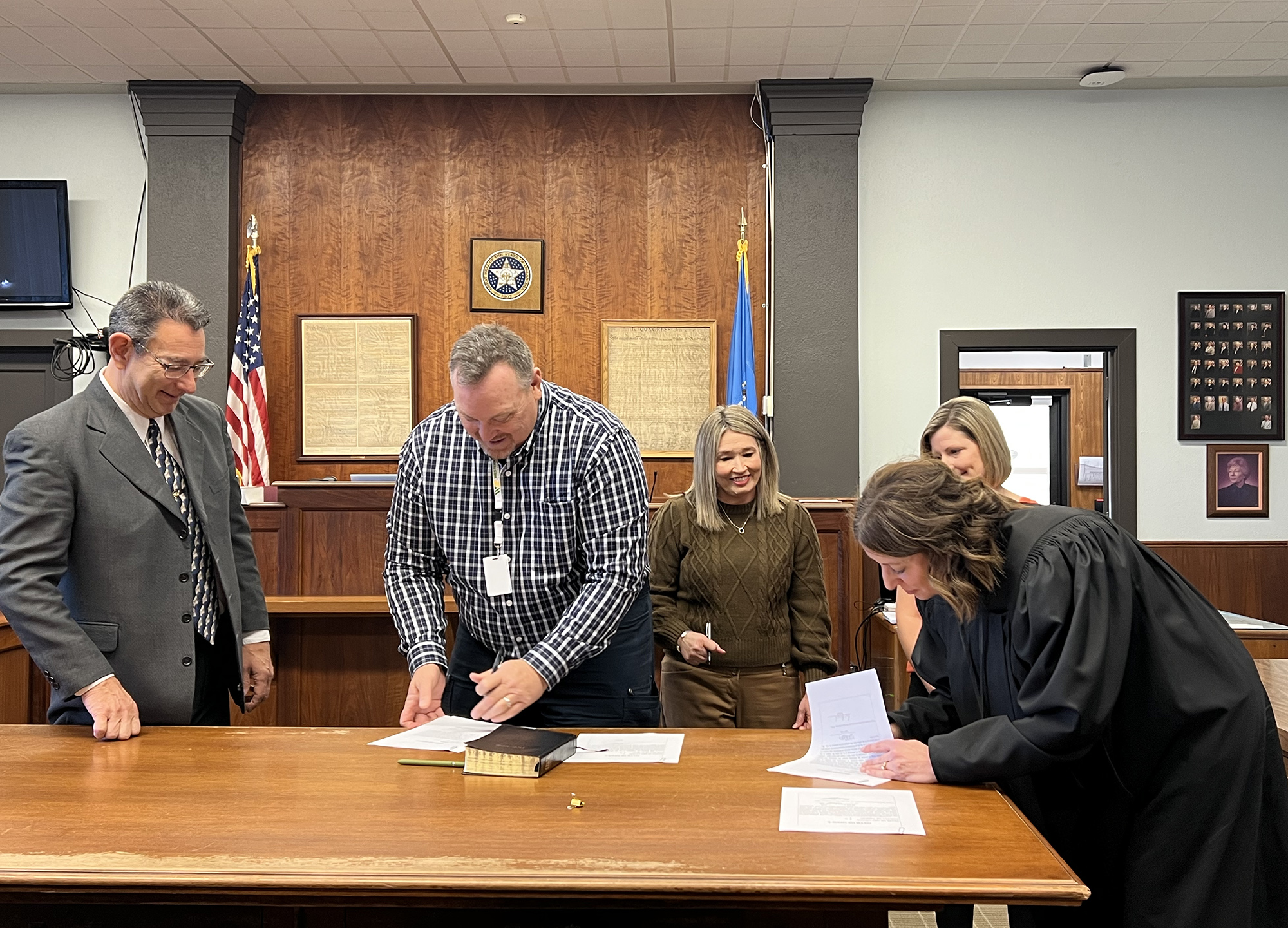 County officers sworn | Garvin County